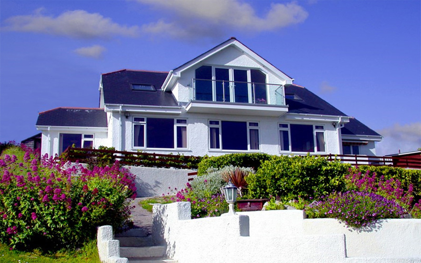 Cornish retreats Carne Crest holiday apartment Mawgan Porth Sea Views ...